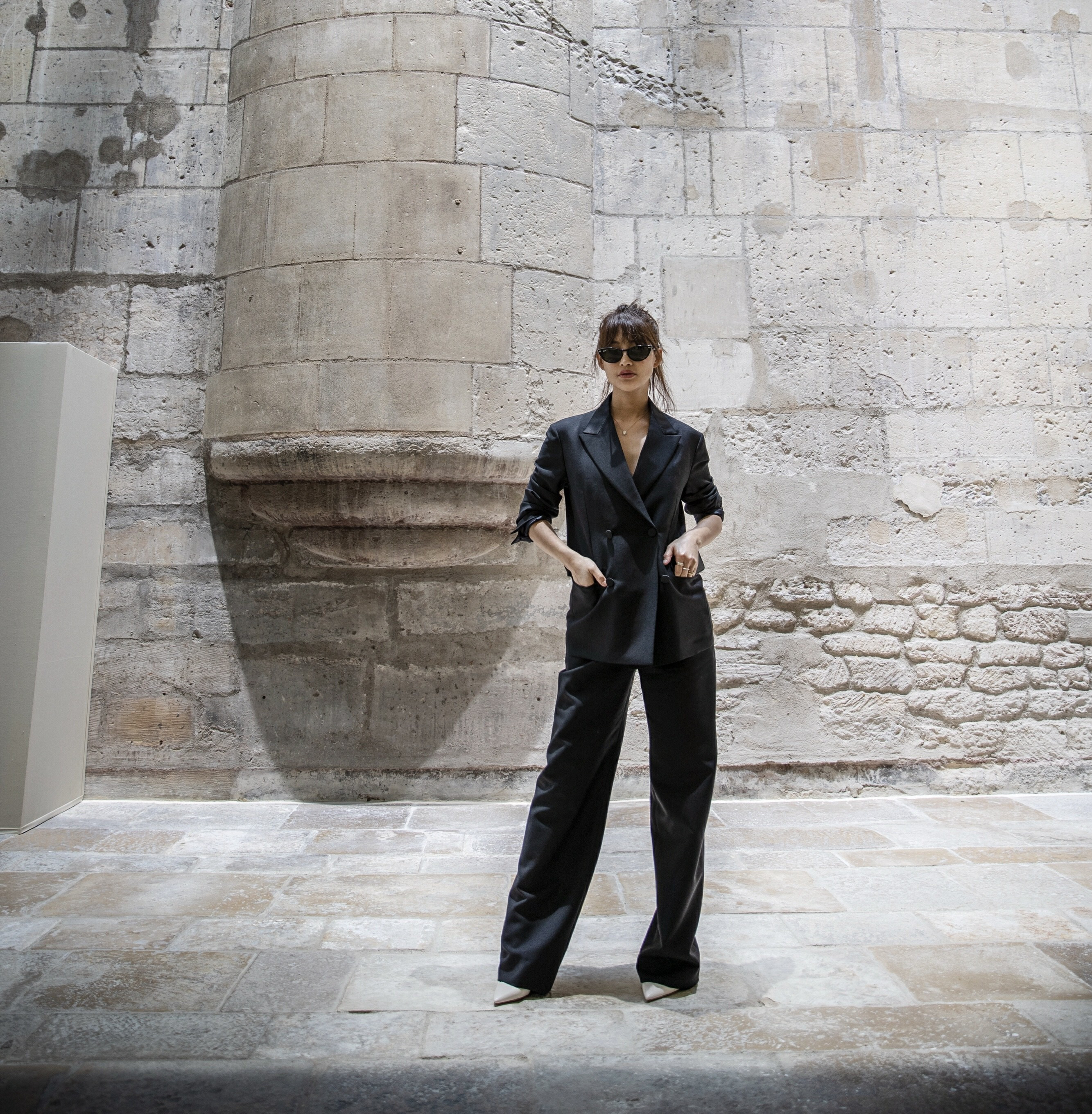 陈燃巴黎时装周与Mark Luu西装CP成街头焦点 - 360娱乐，你开心就好