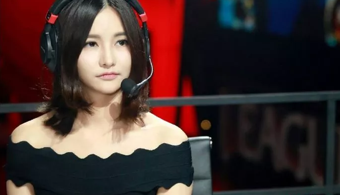 她值一个亿！！粉丝为她疯狂自残！绯闻男友却突然和别人结婚了 - 360娱乐，你开心就好