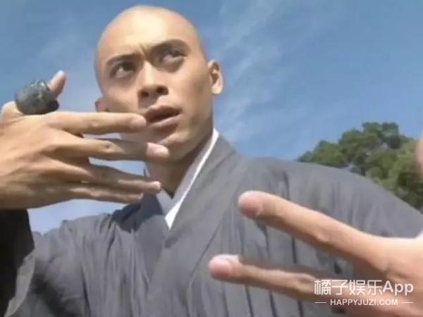 还记得黄日华版《天龙八部》里的虚竹吗？他现在长这样！ 360娱乐，你开心就好eoi 6083