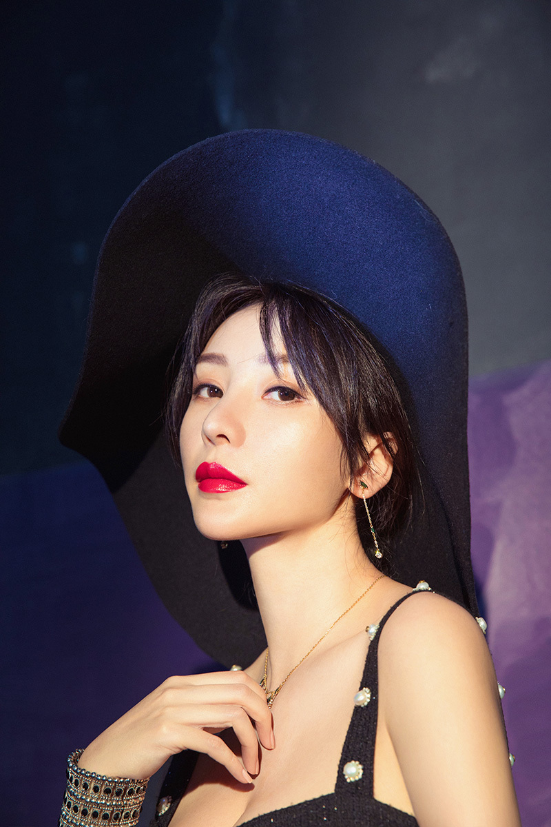 柳岩小露性感香肩反差全黑禁欲风 肤如凝脂明眸善睐 360娱乐，你开心就好