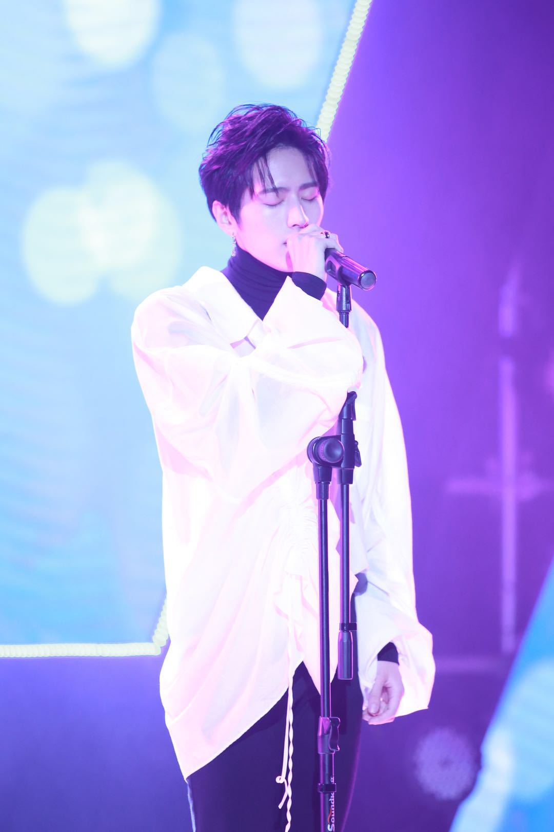 MR-X首次粉丝见面会新歌首秀 燃炸舞台惊喜连连 - 360娱乐，你开心就好